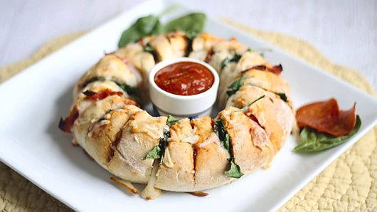 Cheesy Pizza Party Ring Recipe - Tablespoon.com