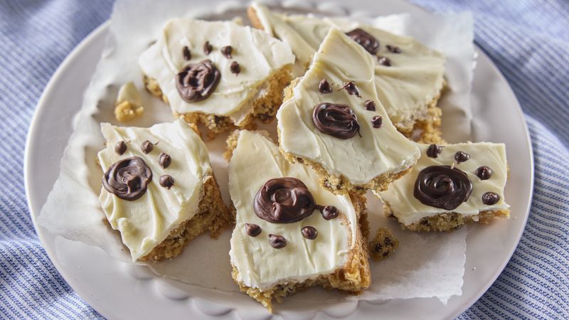 Snoopy Cookie Bark Recipe - Pillsbury.com